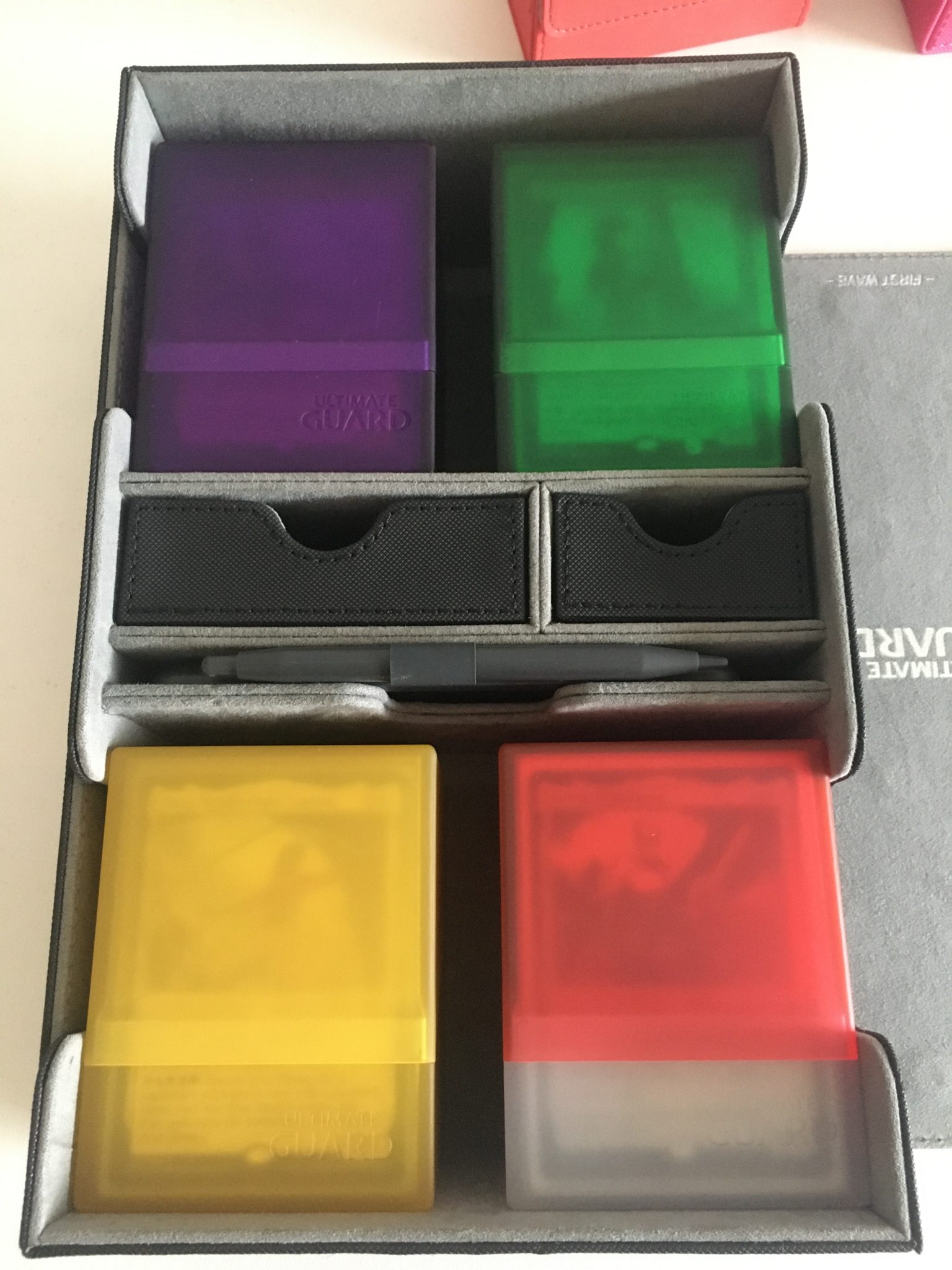 Ultimate Guard Smarthive 400+ Deck Case Review